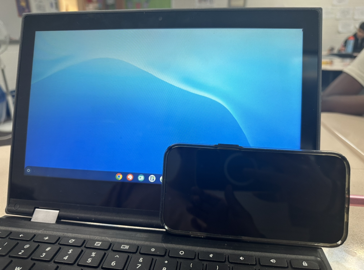 Looking at the Positives and Negatives of Technology – [Uncaged.]